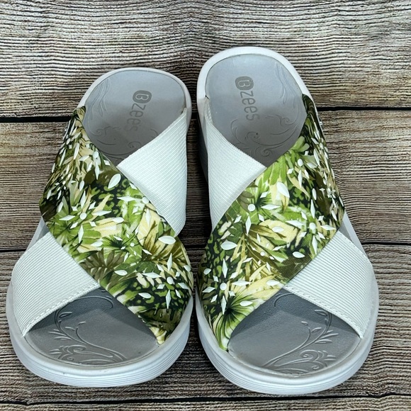 Bzees | Shoes | Bzees Diamond Xband Wedge Slide Sandal Green Sz 7 ...